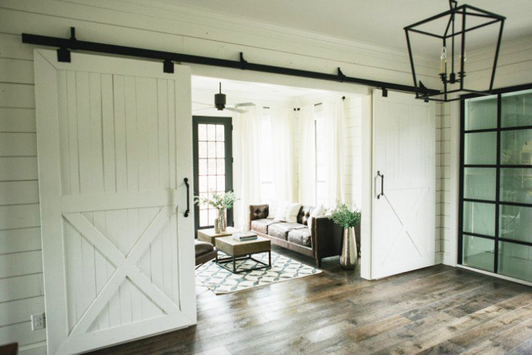 Add rustic farmhouse decor to your home with barn doors - Craft-Mart